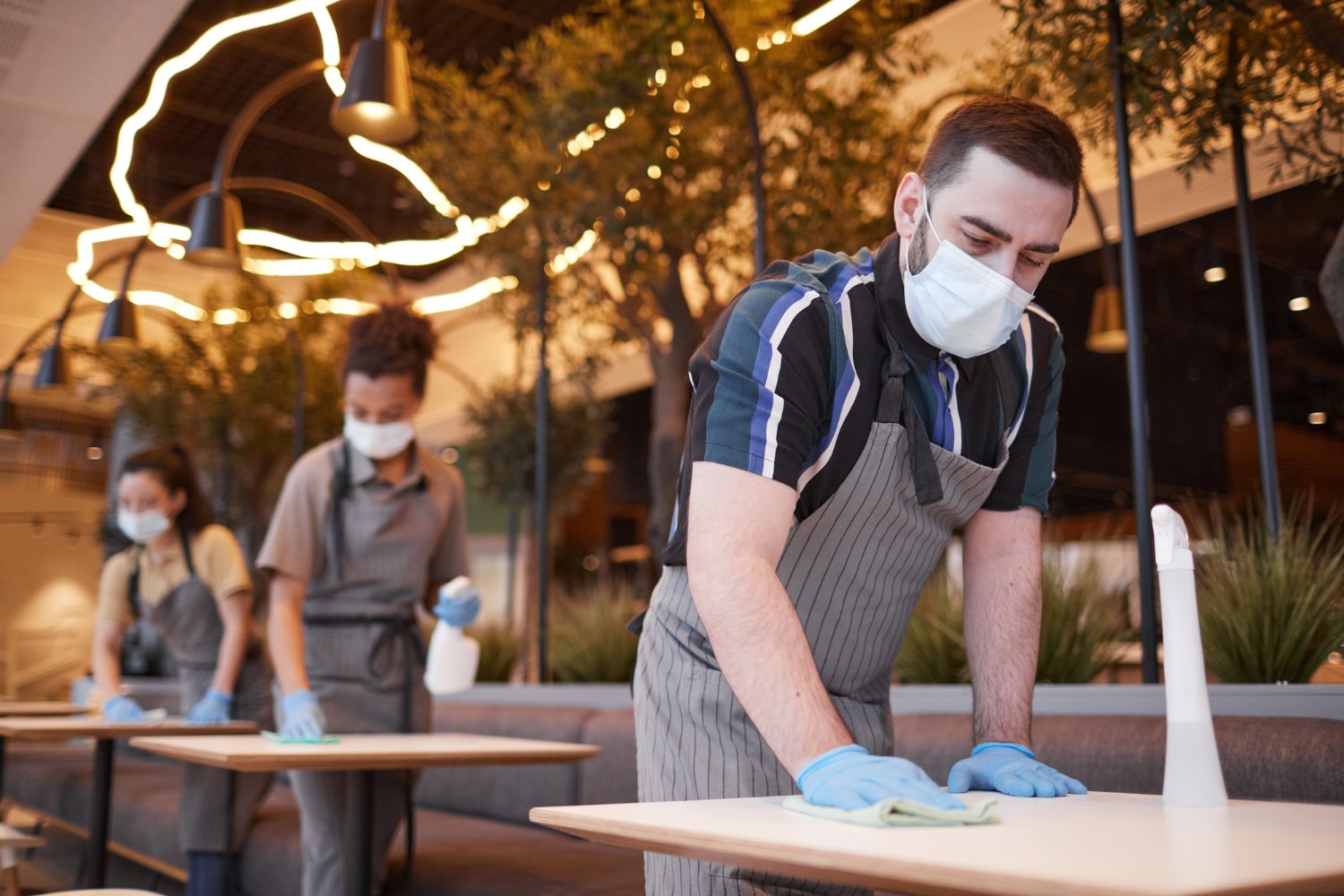 Restaurant Cleaning Dubai | Tables Cleaning Services | Al Aksa